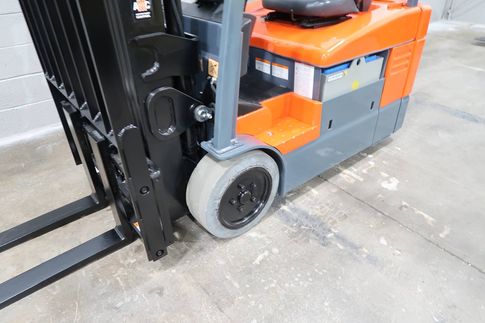 2015 Electric Toyota 7FBEU18 Electric 3 Wheel Sit Down