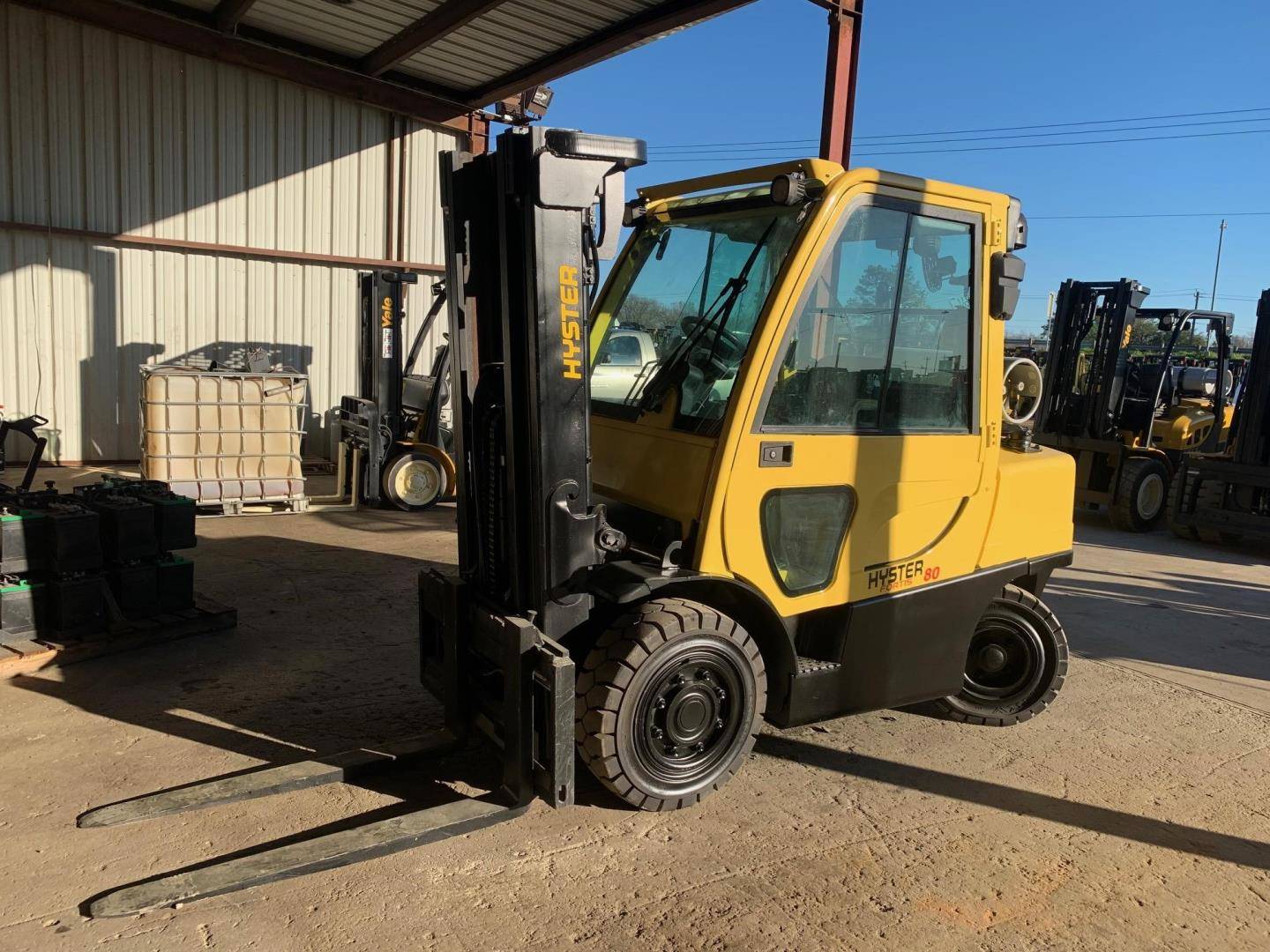 2015 LP Gas Hyster H80FT Pneumatic Tire 4 Wheel Sit Down