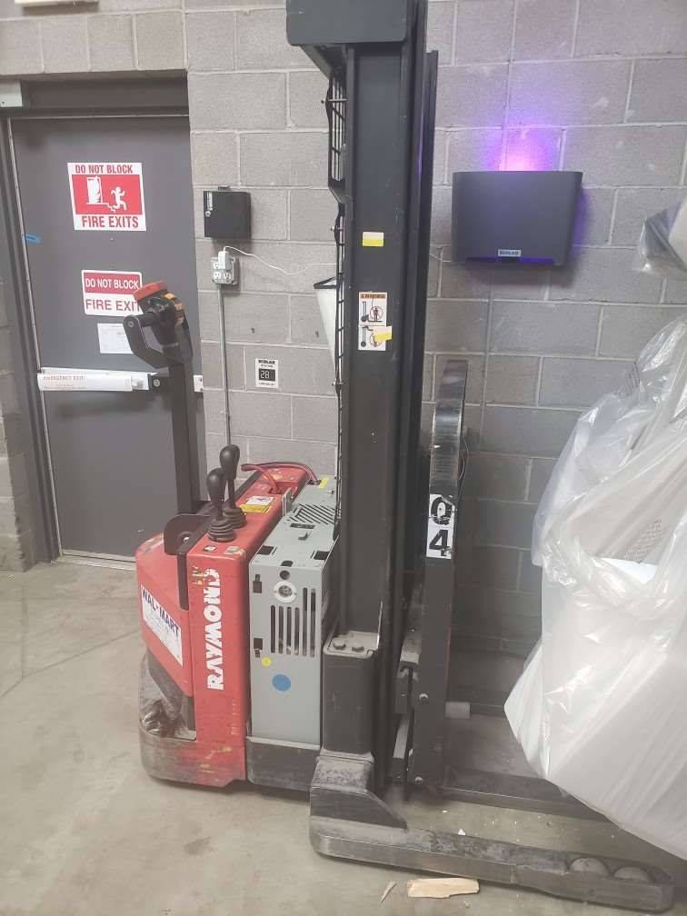 2009 Electric Raymond Electric Walkie Straddle Stacker | Eliftruck