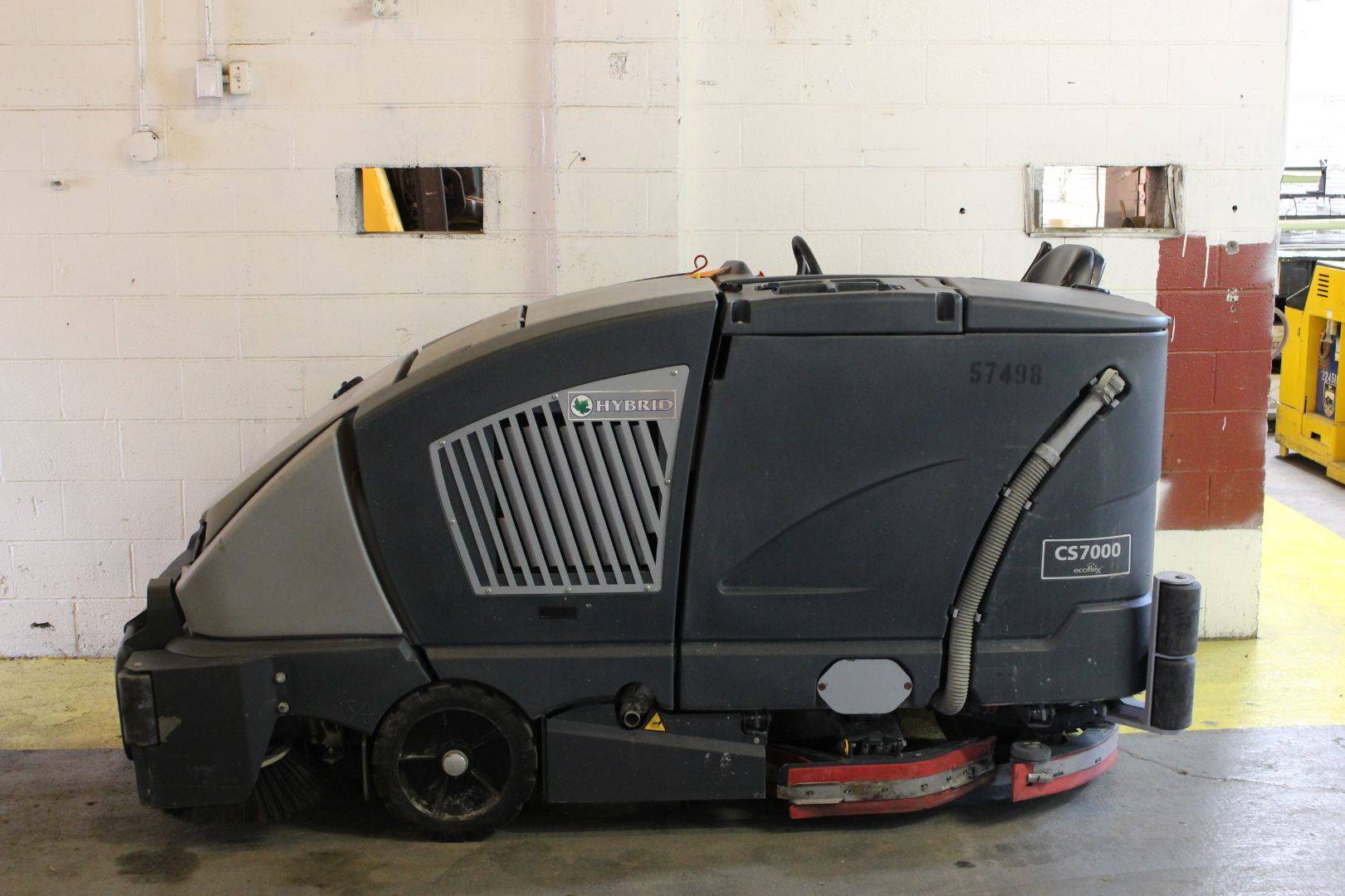 2012 LP Gas Advance CS7000 Rider Sweeper/Scrubbers