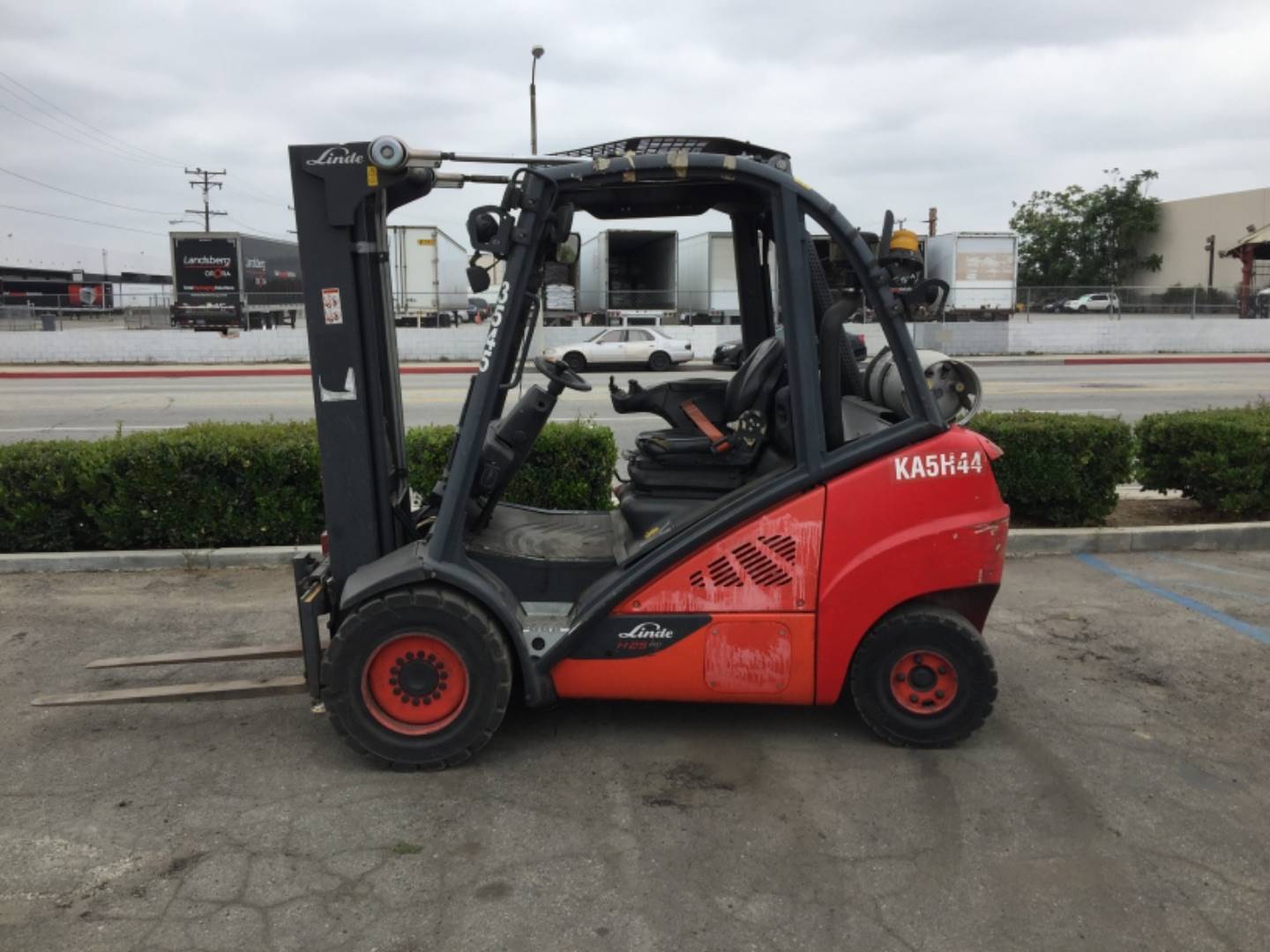 2012 LP Gas Linde H25t Pneumatic Tire 4 Wheel Sit Down