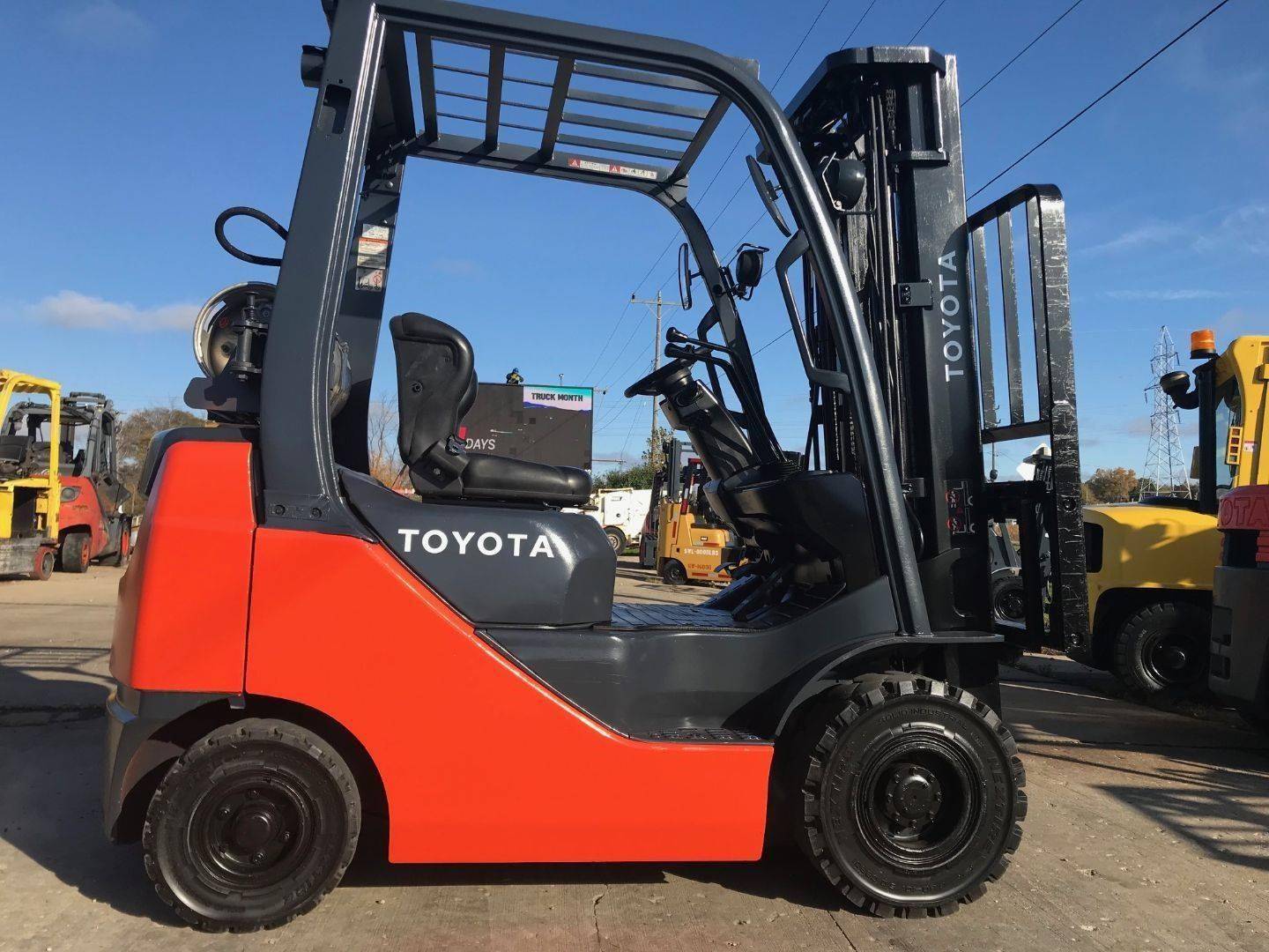 2014 LP Gas Toyota 8FGU18 Pneumatic Tire 4 Wheel Sit Down