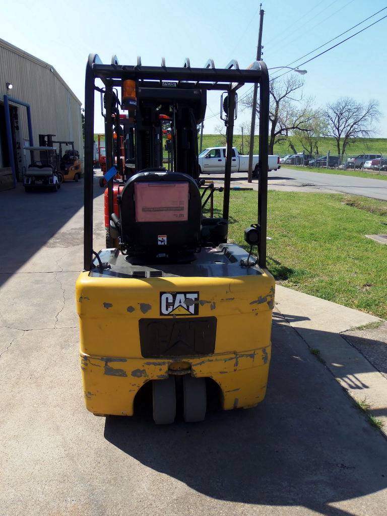 2010 Electric Cat ET4000 Electric 3 Wheel Sit Down