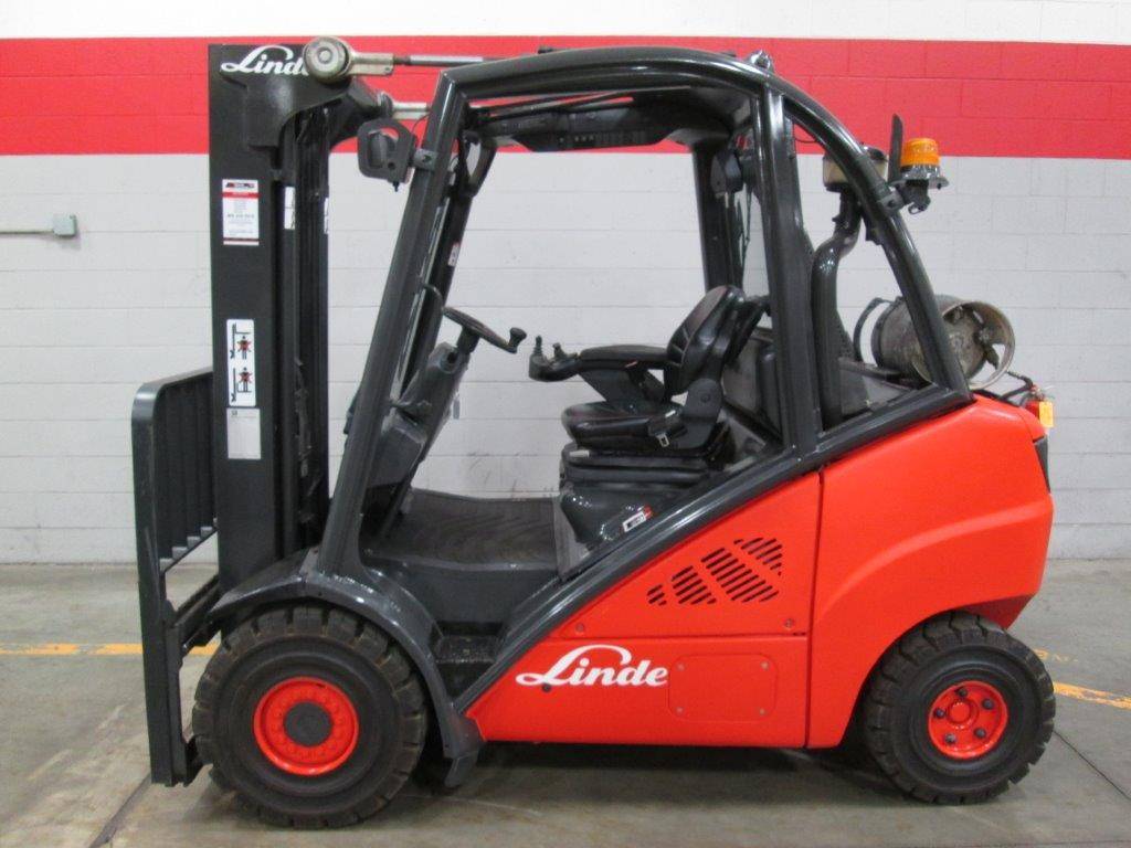 2011 LP Gas Linde H30T Pneumatic Tire 4 Wheel Sit Down