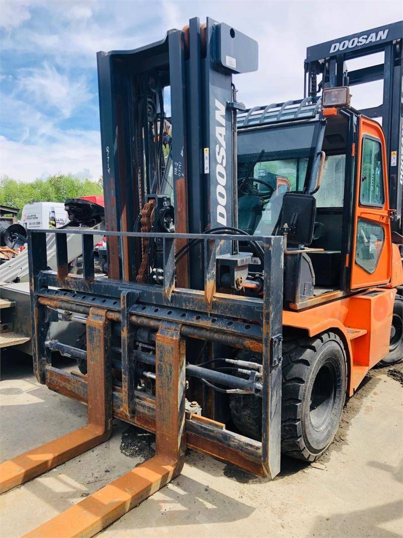 2013 Diesel Doosan D70S-5 Pneumatic Tire 4 Wheel Sit Down