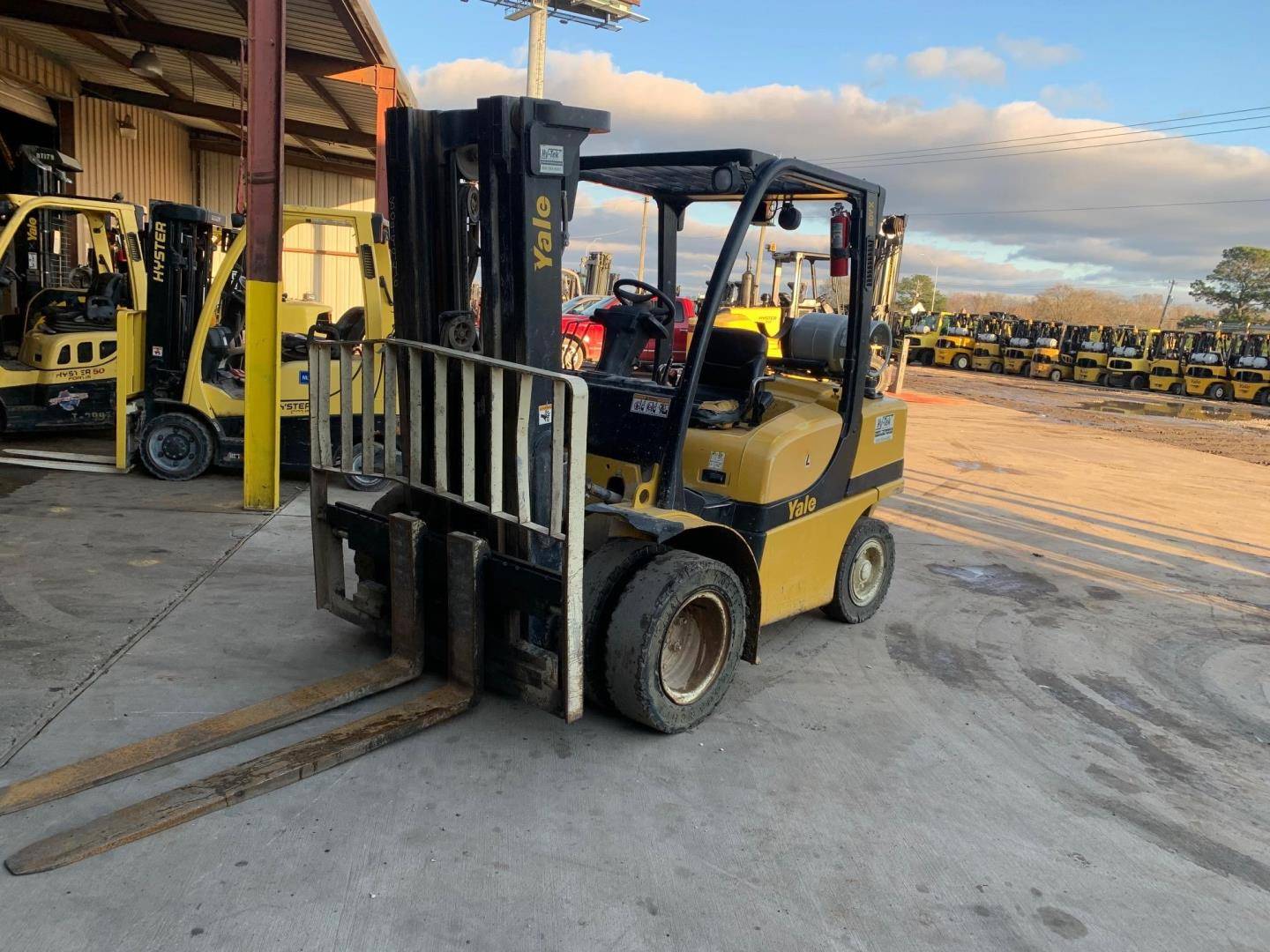 2011 LP Gas Yale GLP080VX Pneumatic Tire 4 Wheel Sit Down
