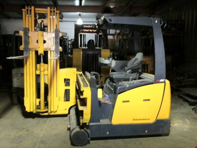 2004 Electric Jungheinrich EFX 413 Electric Man Down Swing Reach Turret