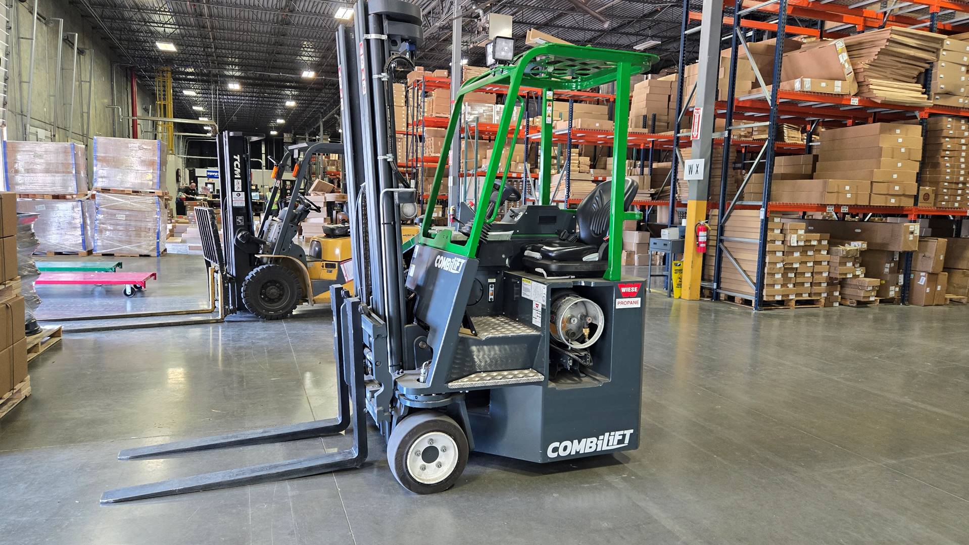 2024 LP Gas Combilift Cushion Tire 4 Wheel Sit Down (Indoor Warehouse ...