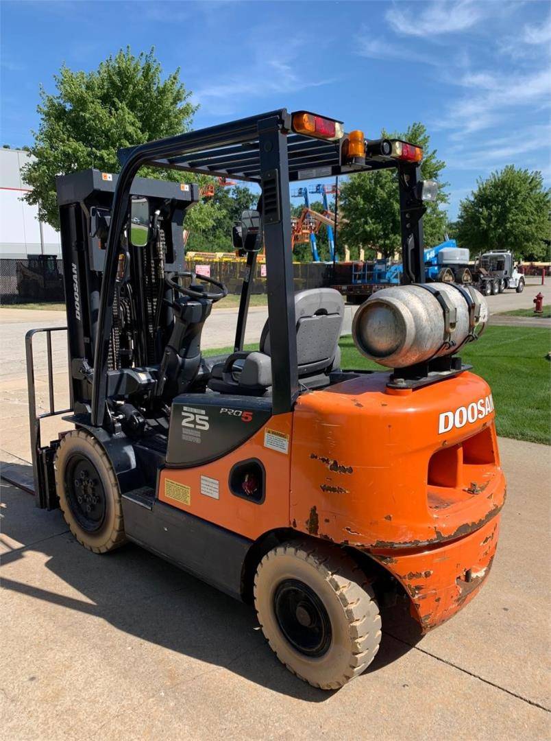 2014 Doosan G25E-5 Pneumatic Tire 4 Wheel Sit Down