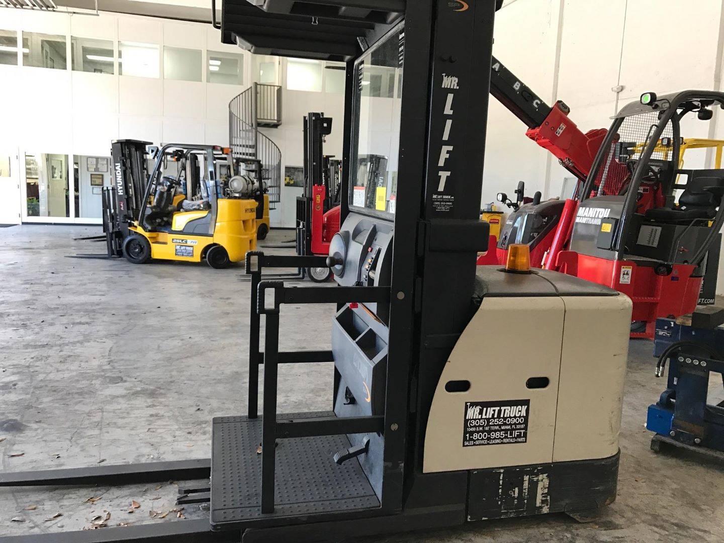 2007 Electric Crown SP 3400 Electric Order Picker