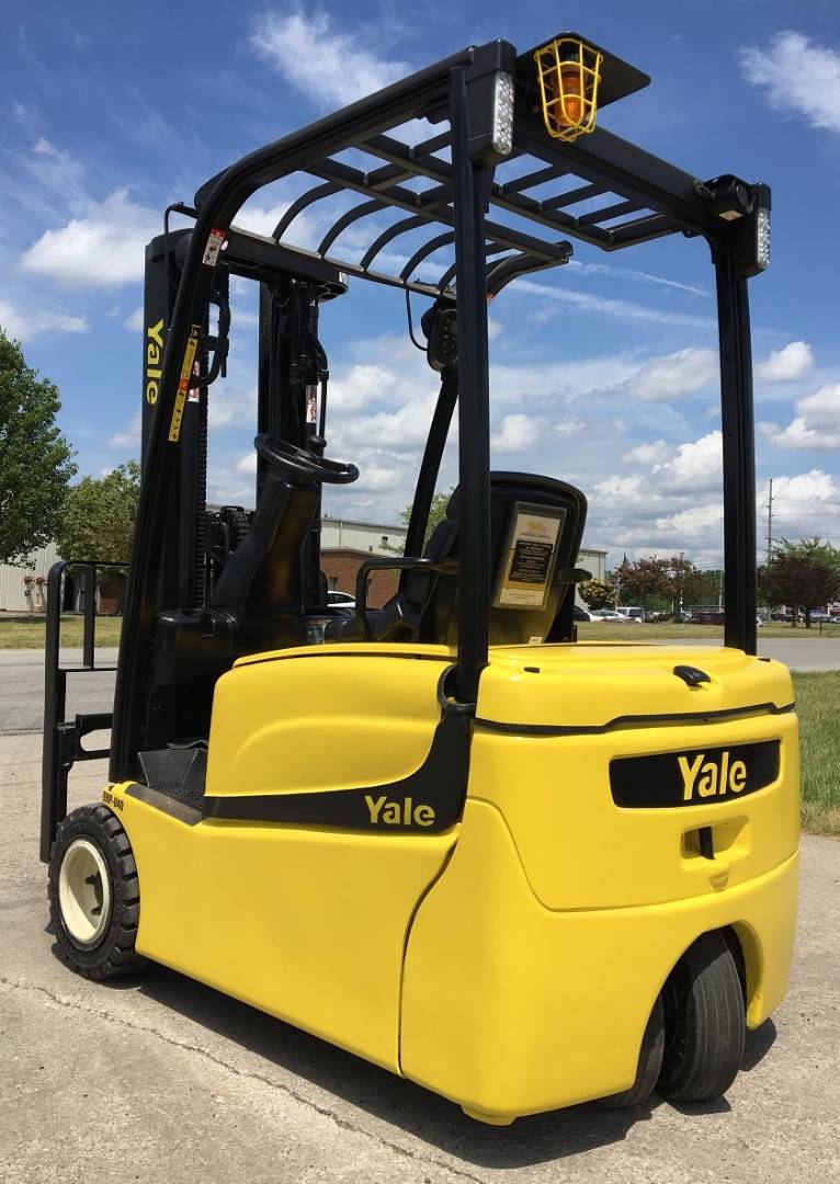 2014 Electric Yale ERP040 Electric 3 Wheel Sit Down