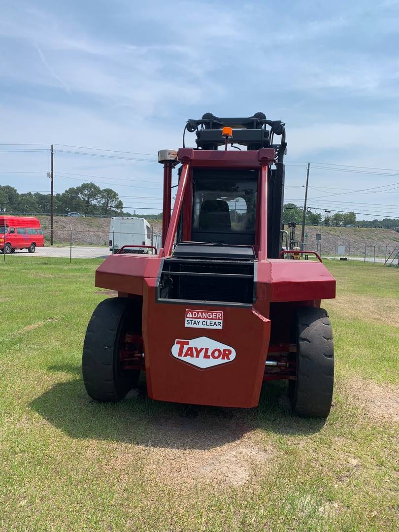 2000 Diesel Taylor THD 300 M Pneumatic Tire 4 Wheel Sit Down