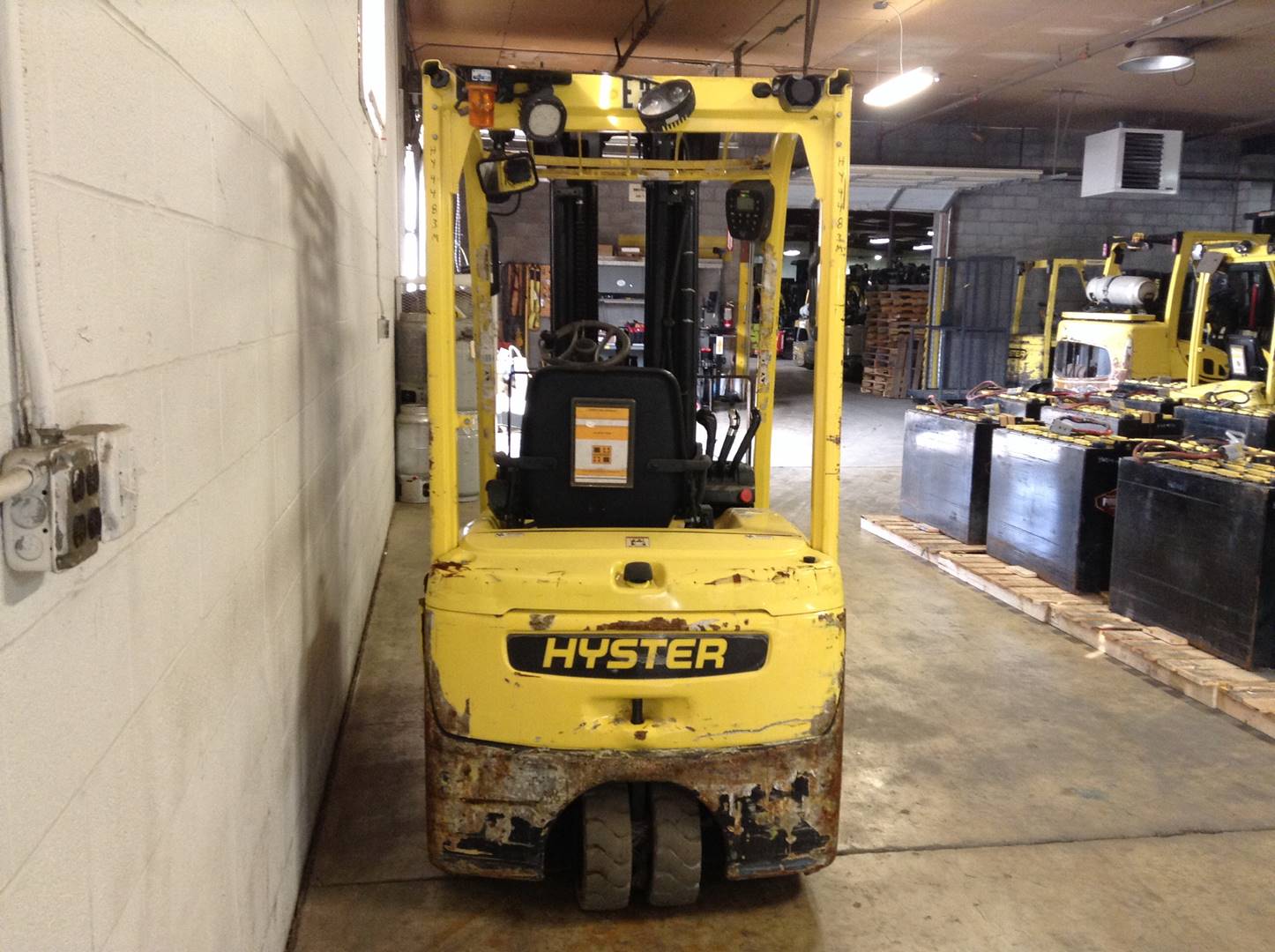 2014 Electric Hyster J40XNT Electric 3 Wheel Sit Down