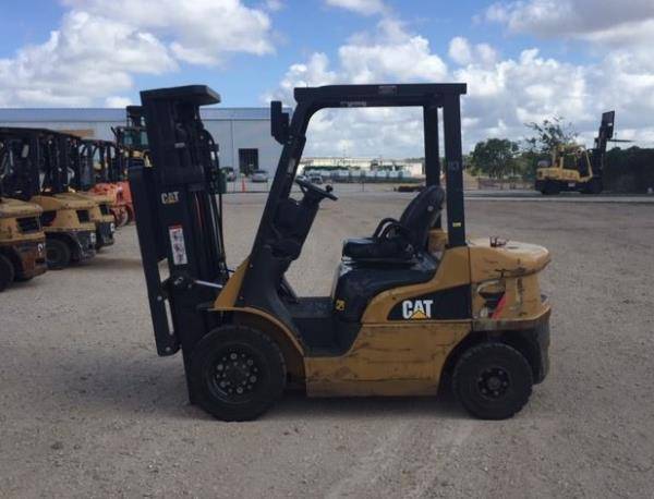 2015 Diesel Cat DP25N Pneumatic Tire 4 Wheel Sit Down