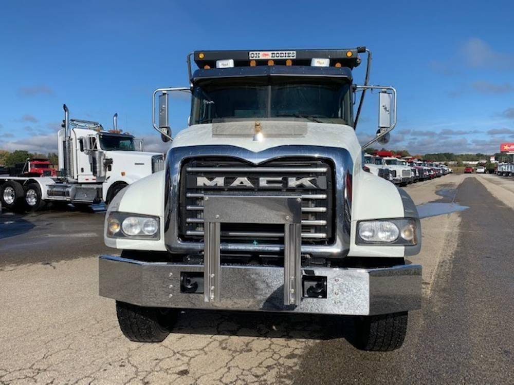 2016 Mack GRANITE GU713 Trucks and Trailers