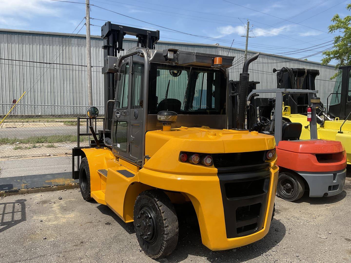 A wide selection of Hyundai equipment with 32 in stock and available ...