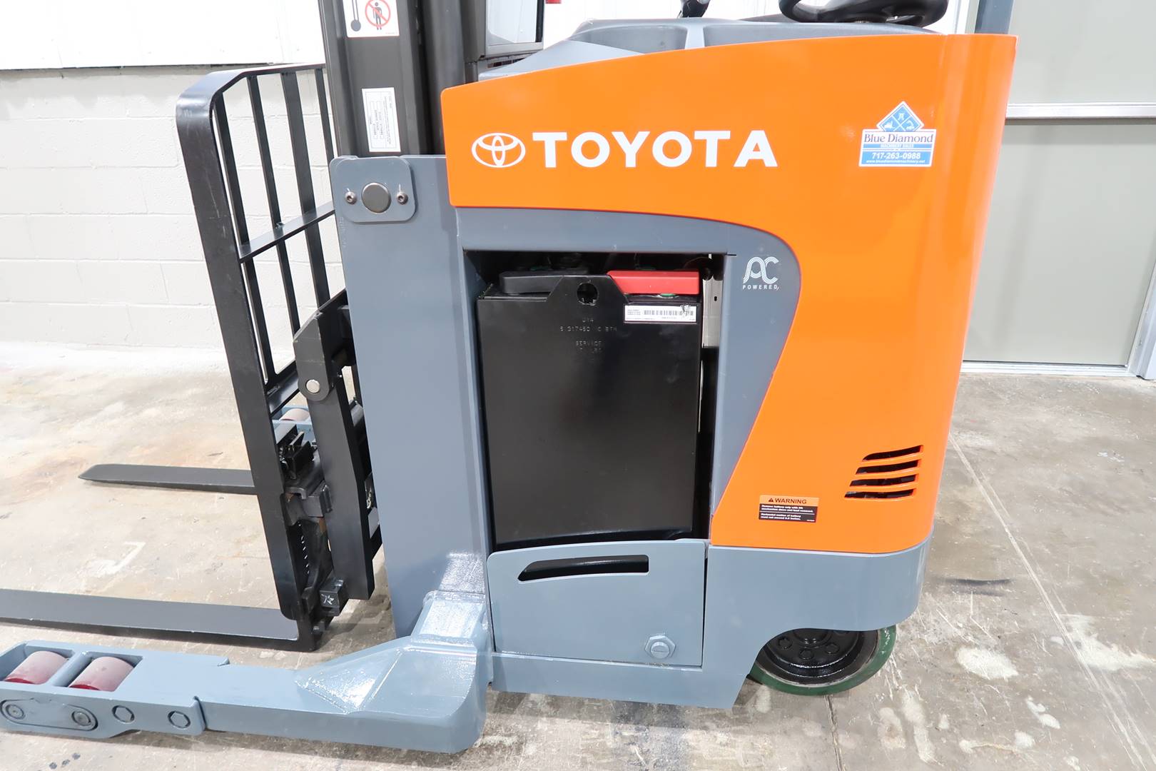 2014 Electric Toyota 8BRU18 Electric Narrow Aisle Single Reach