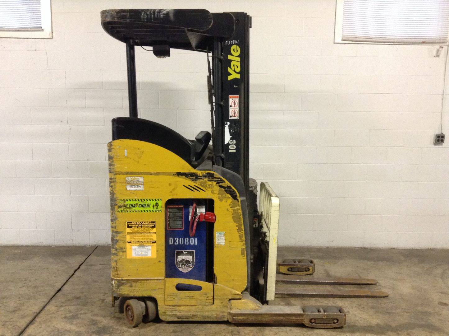 2007 Electric Yale NR040DANS24TE091 Electric Narrow Aisle Single Reach