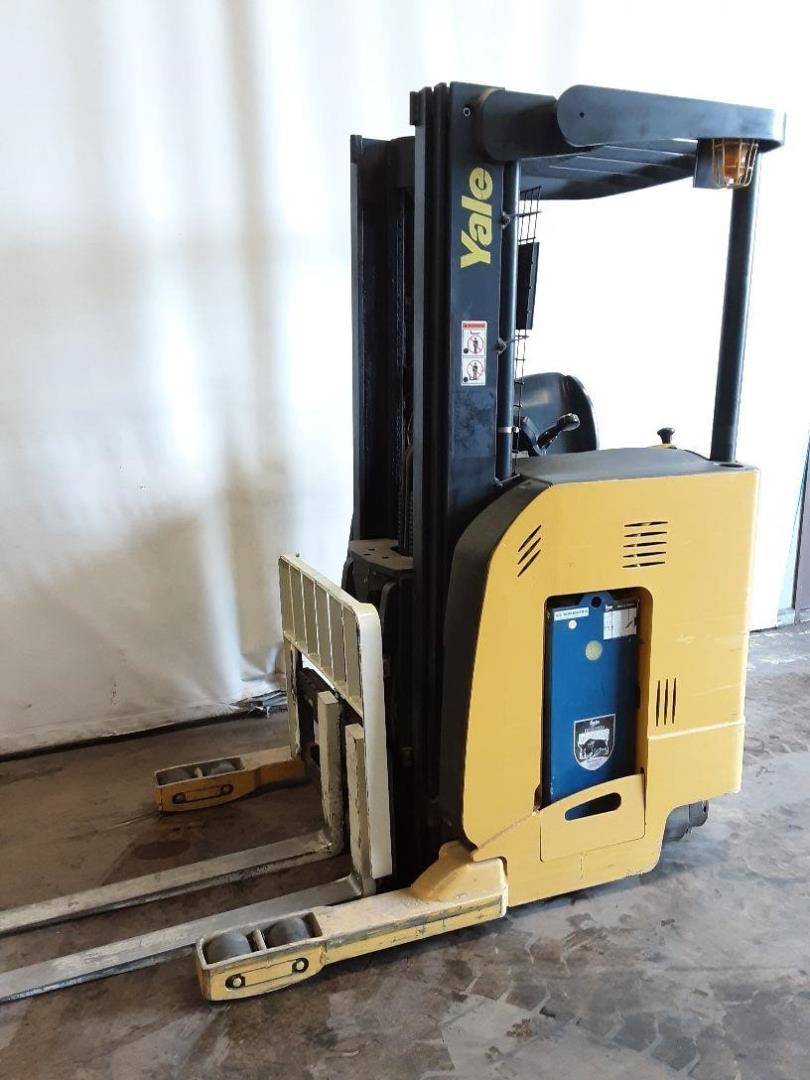 2008 Electric Yale NR040DA Electric Narrow Aisle Single Reach