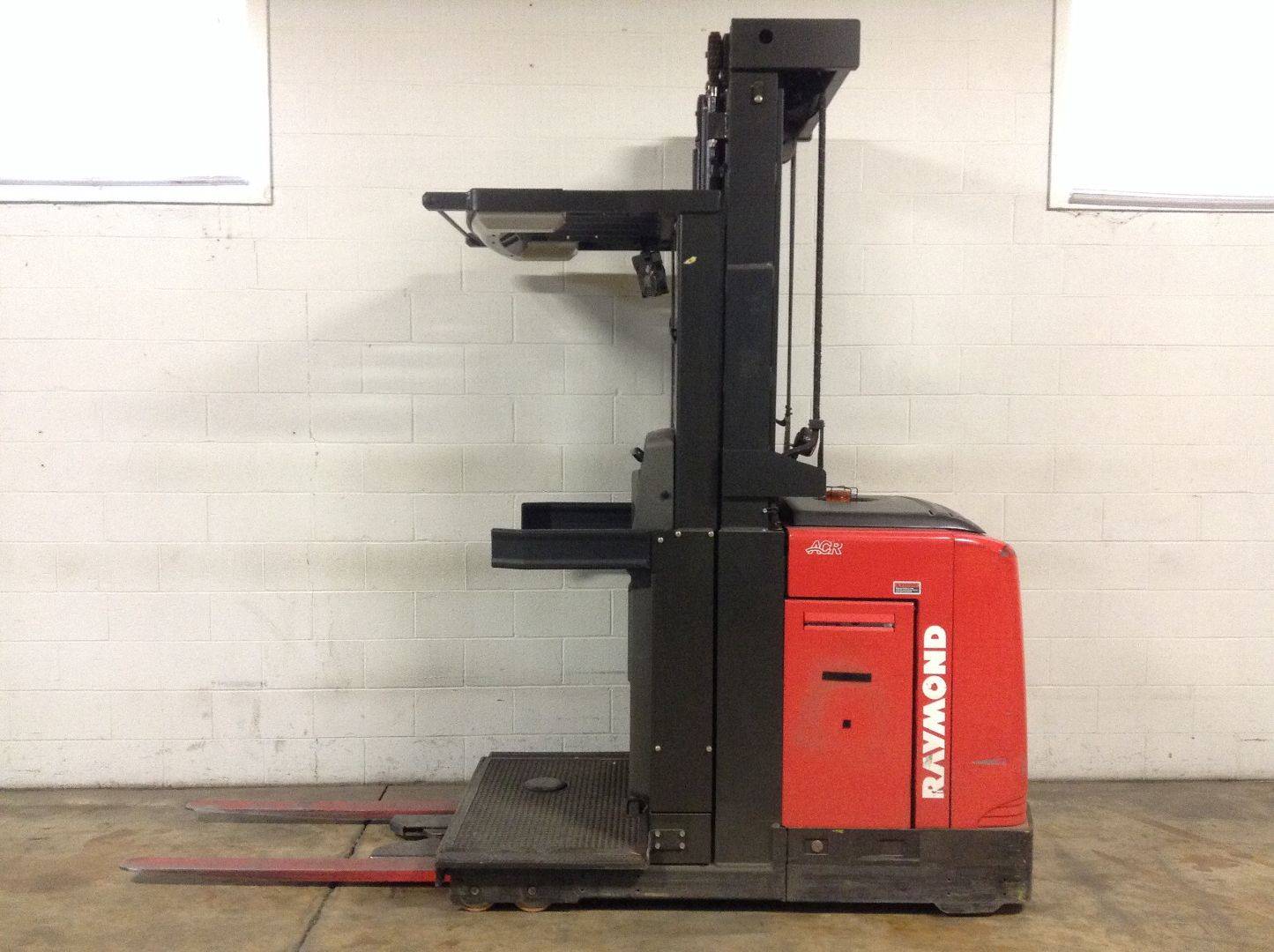 Electric Raymond 560-OPC30TT Electric Order Picker