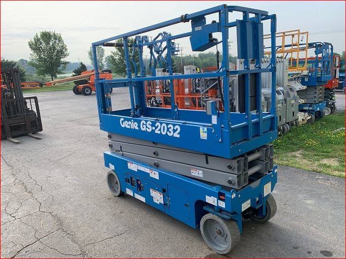 2016 Electric Genie GS2032