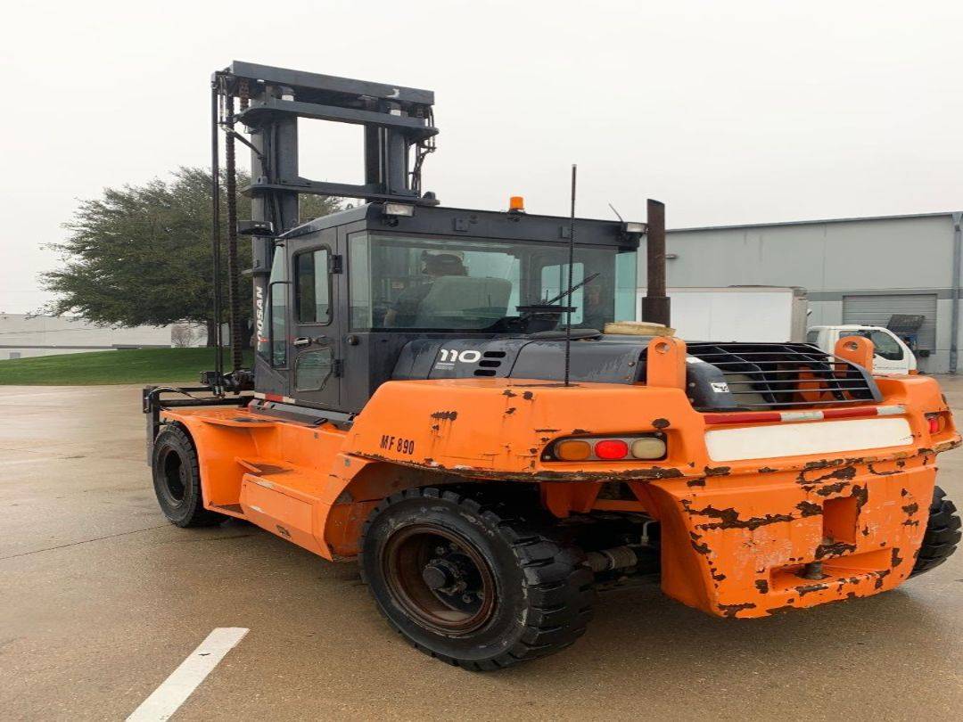 2011 Diesel Doosan D110S-5 Pneumatic Tire 4 Wheel Sit Down