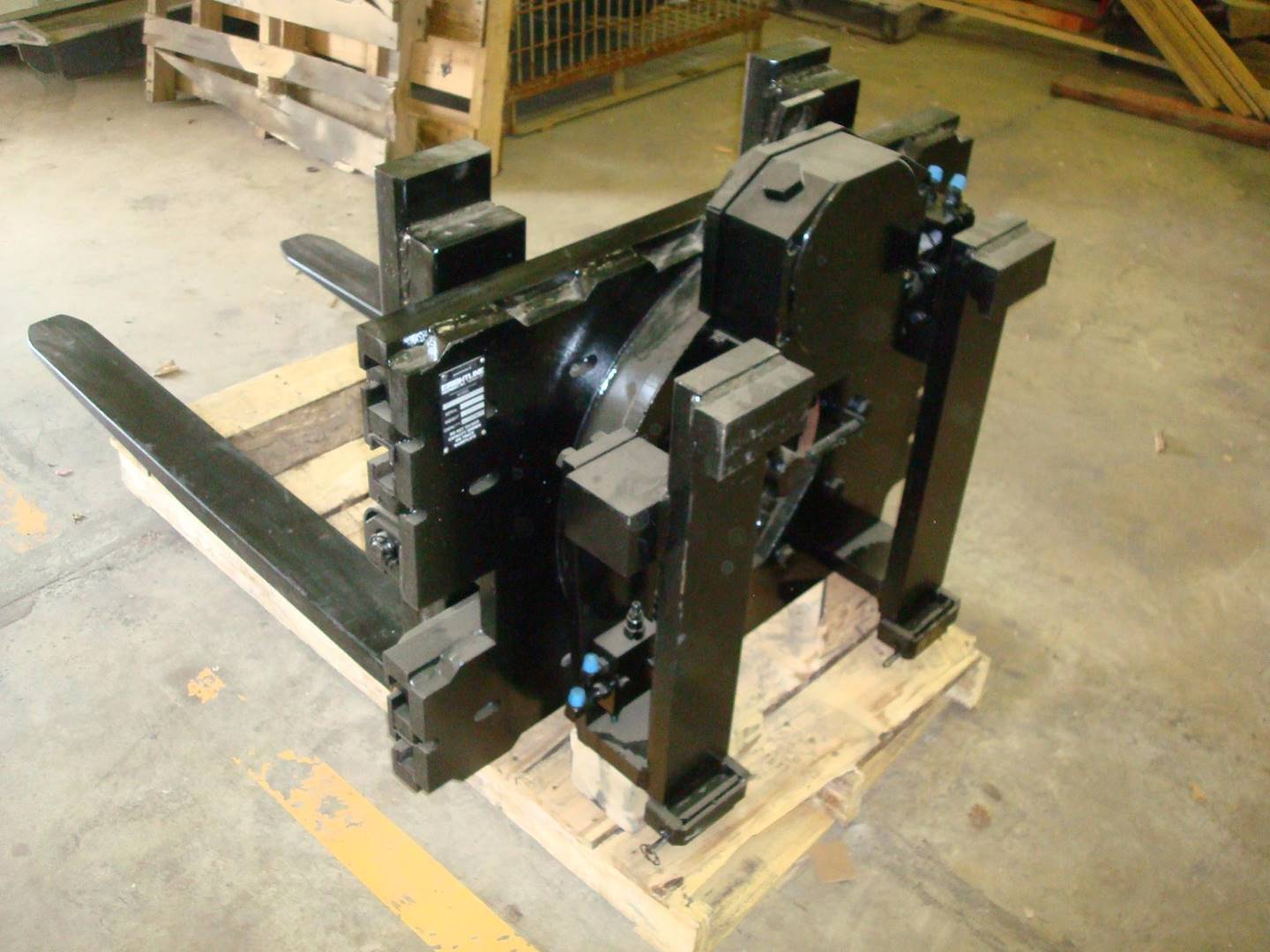 2004 Rightline Rotator (Rotating Forks)