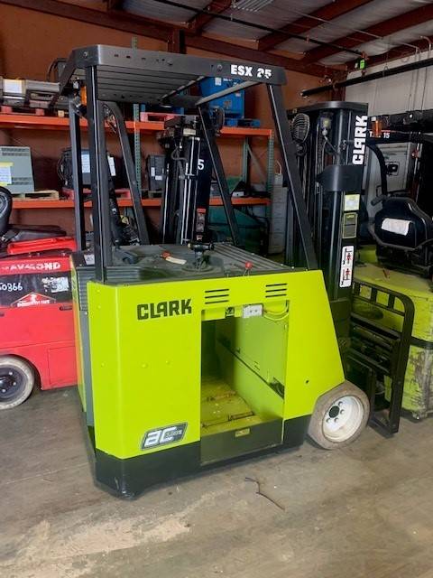 2011 Electric Clark ESX25 Electric Stand Up End Control (Docker)