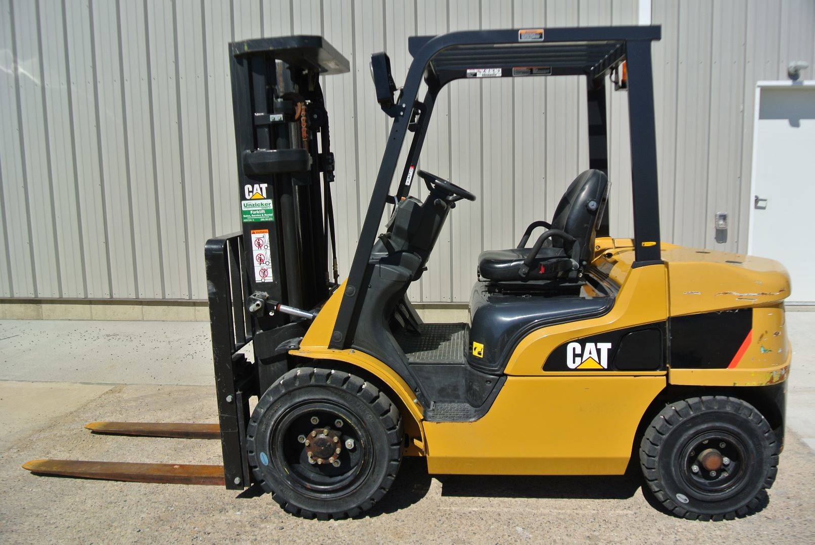 Diesel Cat P6000 Pneumatic Tire 4 Wheel Sit Down