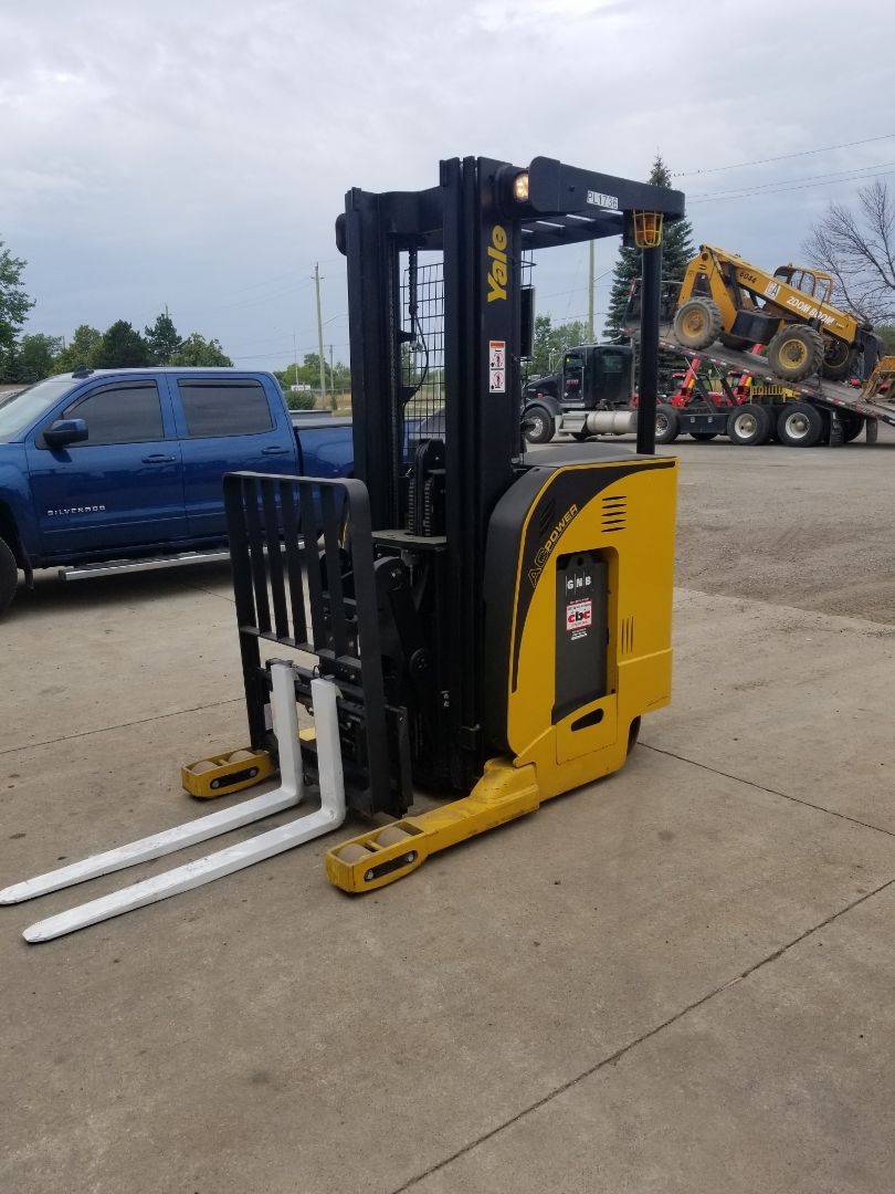 2008 Electric Yale NR035 Electric Narrow Aisle Single Reach