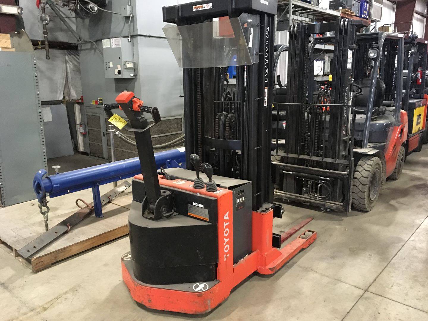 2008 Toyota 6BWR15 Electric Walkie Straddle Stacker Reach