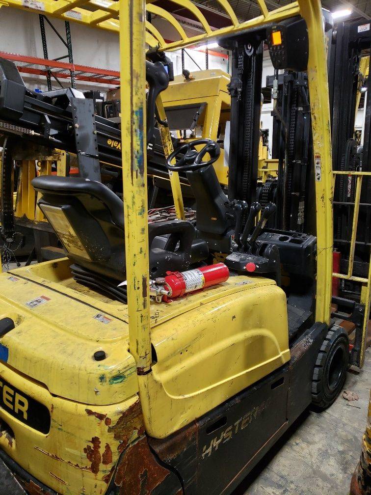 2013 Electric Hyster J40XNT Electric 3 Wheel Sit Down