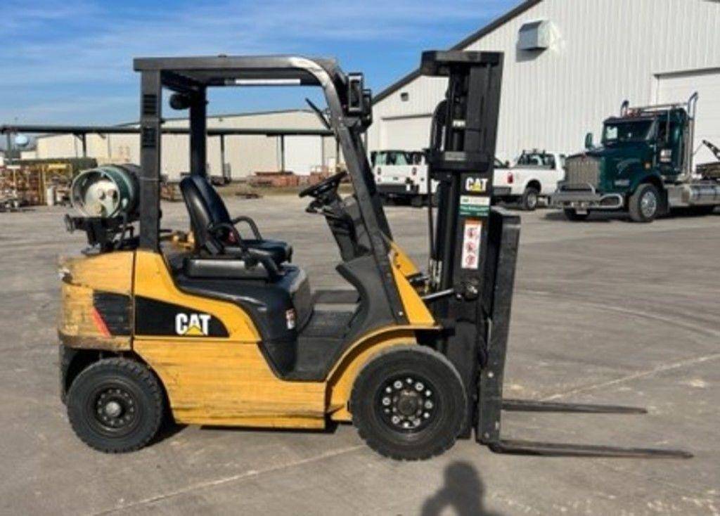 A wide selection of Cat Forklifts with 20 in stock and available for ...