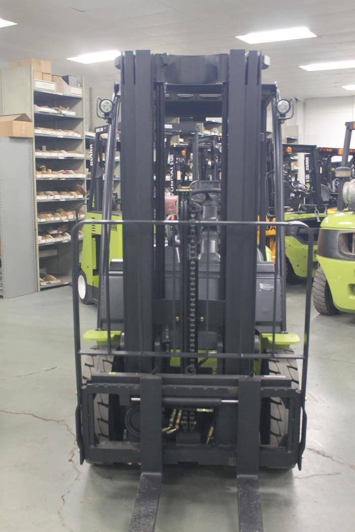 2019 Clark S25L Pneumatic Tire 4 Wheel Sit Down