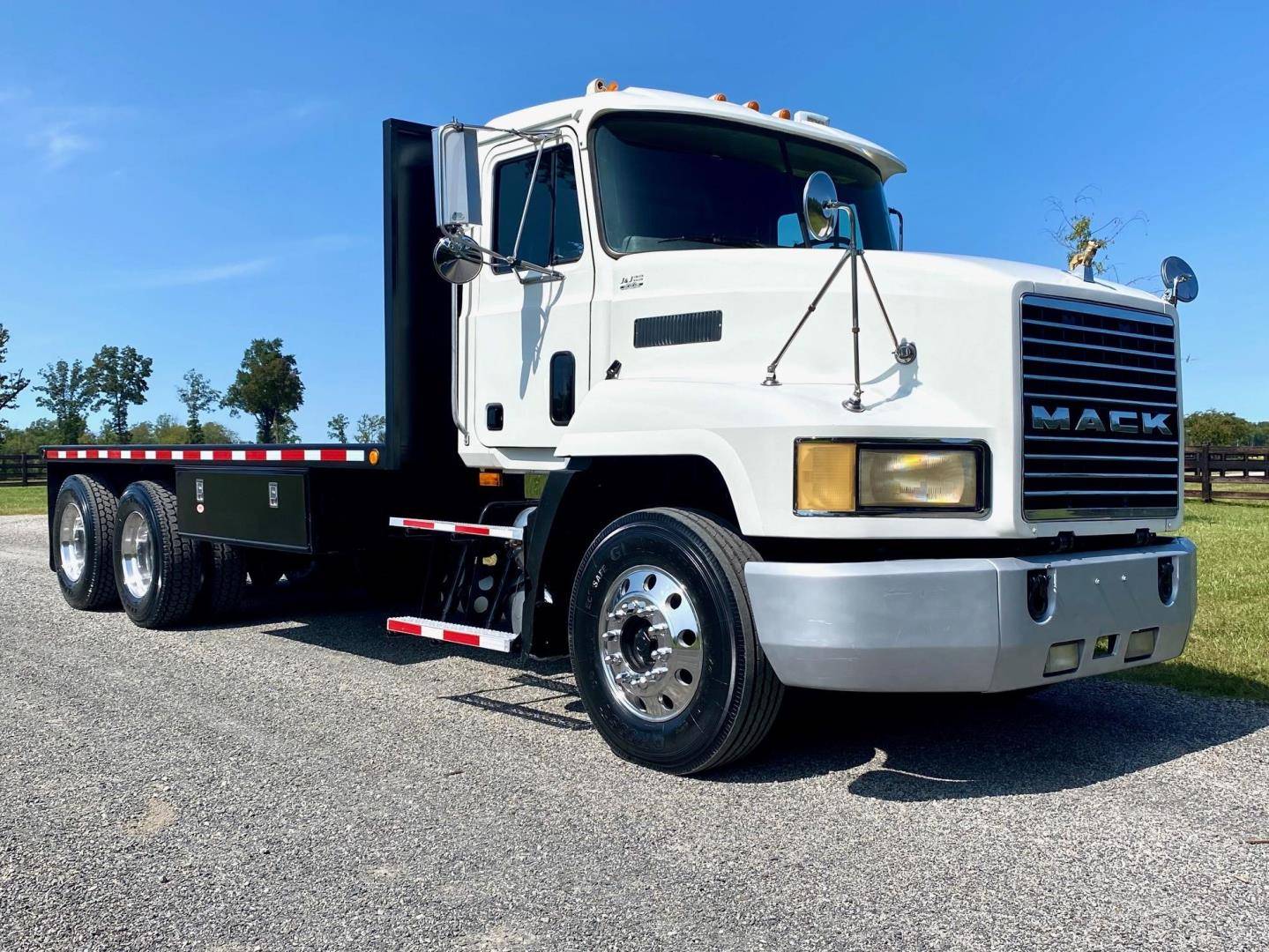 1999 Diesel Mack CH613 Trucks and Trailers
