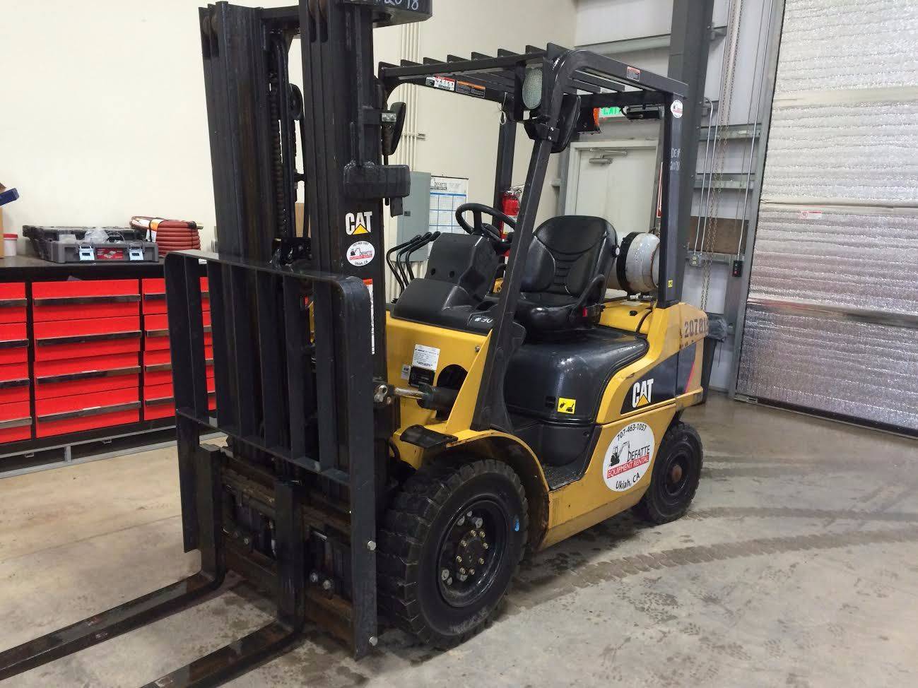 2013 LP Gas Cat P5000 Pneumatic Tire 4 Wheel Sit Down