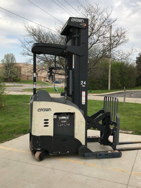 2011 Electric Crown RR5725-45 Electric Narrow Aisle Single Reach