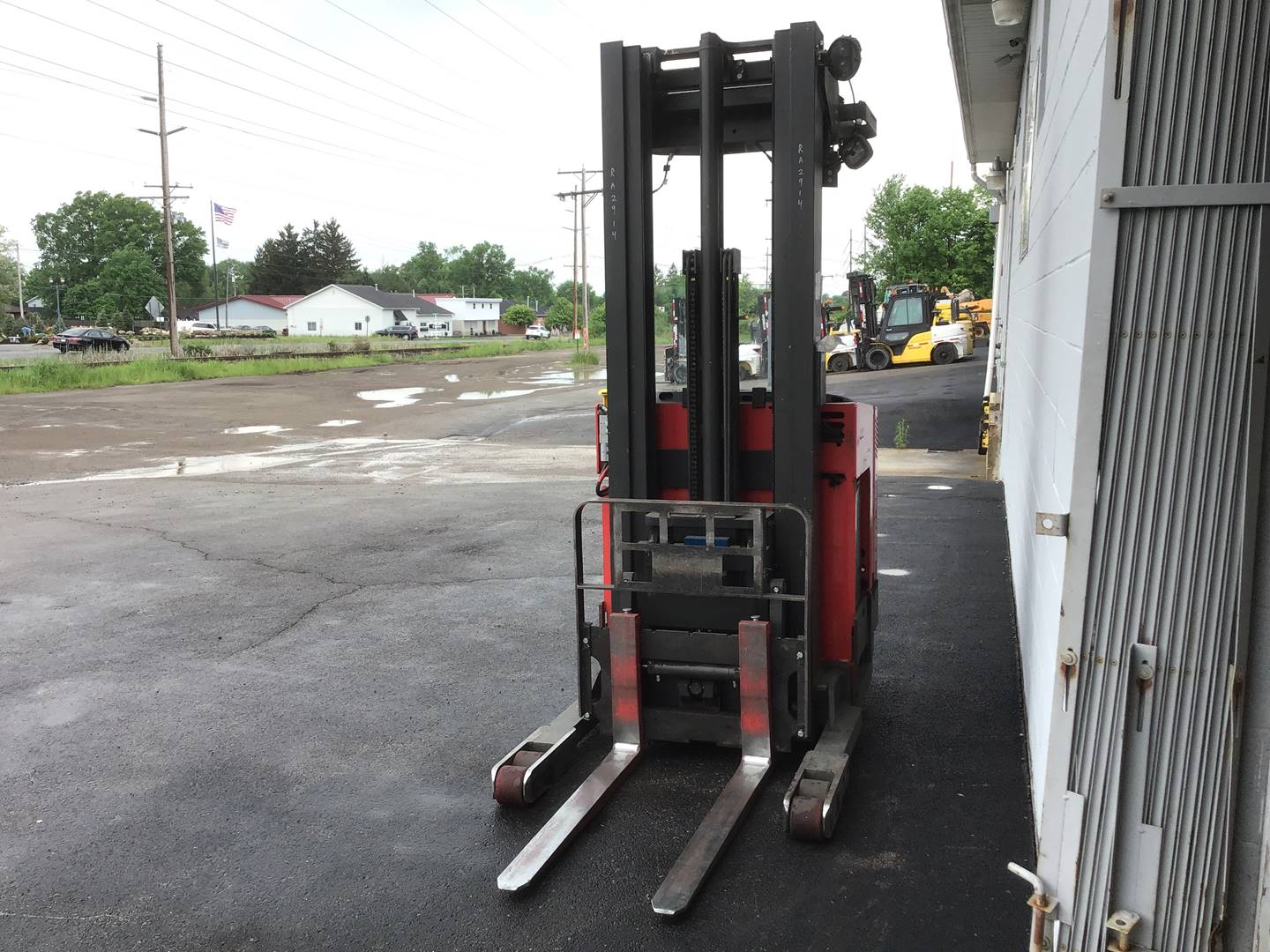 2014 Electric Raymond EZ-R40TT Electric Narrow Aisle Single Reach