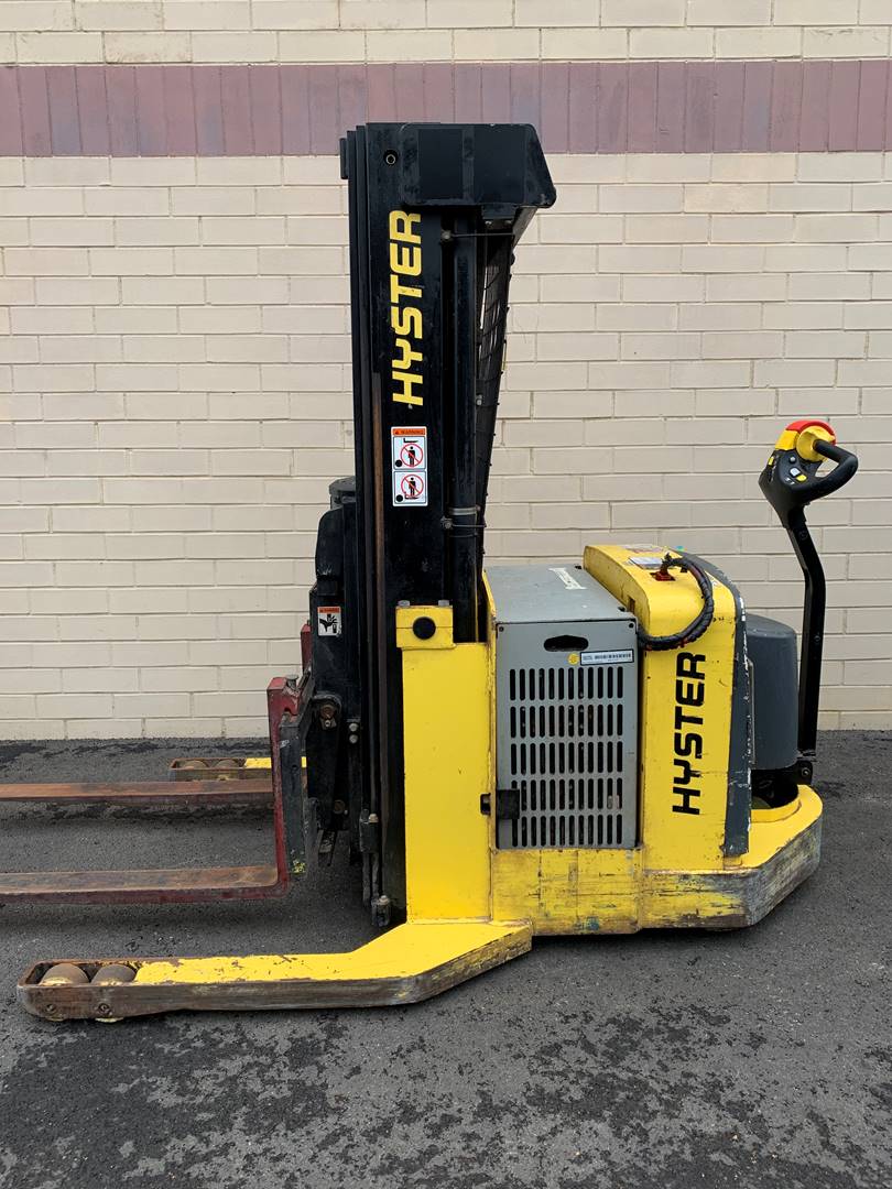 2012 Electric Hyster W30ZR Electric Walkie Straddle Stacker Reach