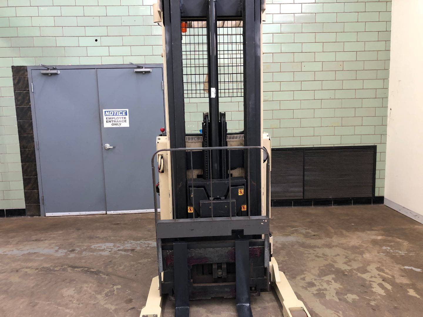Electric Crown 35RRTT Electric Narrow Aisle Single Reach