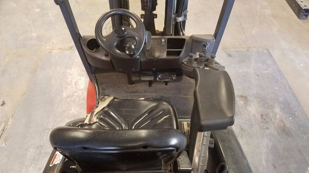 2012 LP Gas Linde H25CT-5000 Cushion Tire 4 Wheel Sit Down (Indoor ...