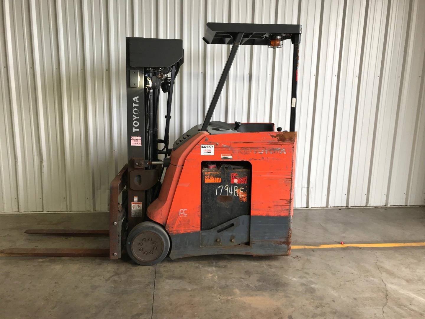 2015 Electric Toyota 8BNCU18 Electric Stand Up End Control (Docker)