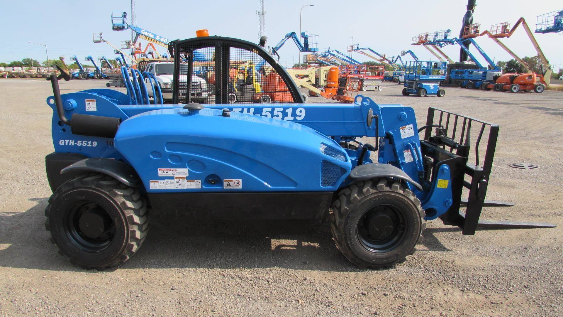 2013 Diesel Genie GTH5519 Telehandlers (Telescopic Mast)