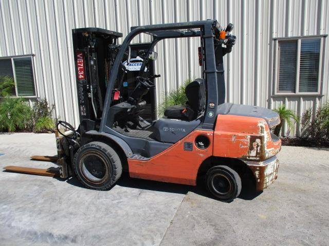 2016 Diesel Toyota 8FDU32 Pneumatic Tire 4 Wheel Sit Down