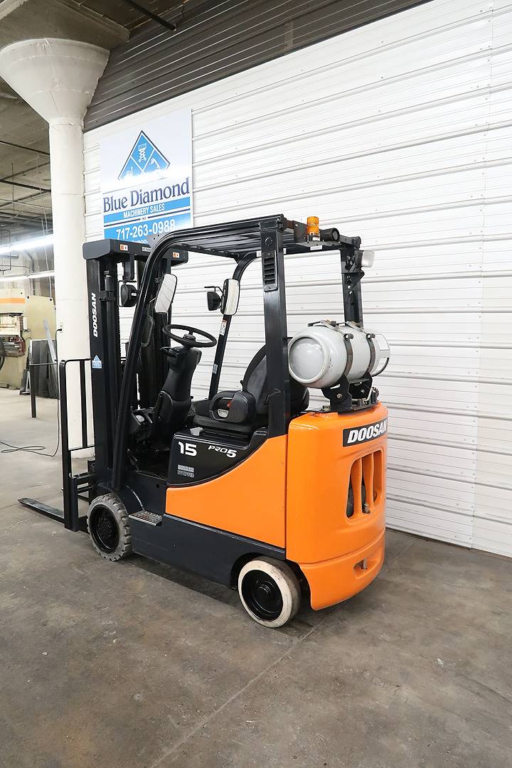 2013 LP Gas Doosan GC15S-5 Cushion Tire 4 Wheel Sit Down (Indoor Warehouse)