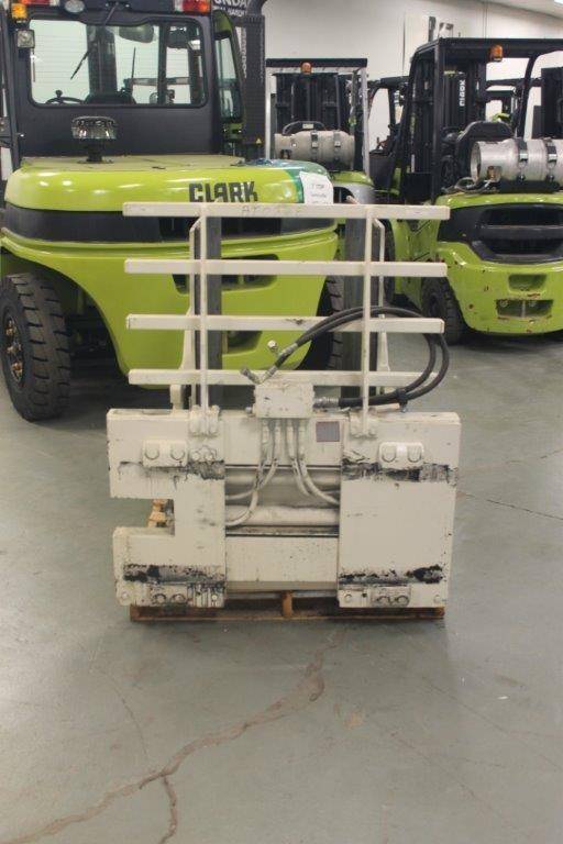 2010 Cascade 25D-CCS-350 Carton Clamps