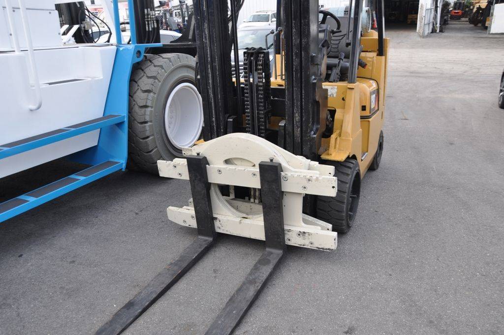 A wide selection of Cascade Forklift attachments with 20 in stock and ...