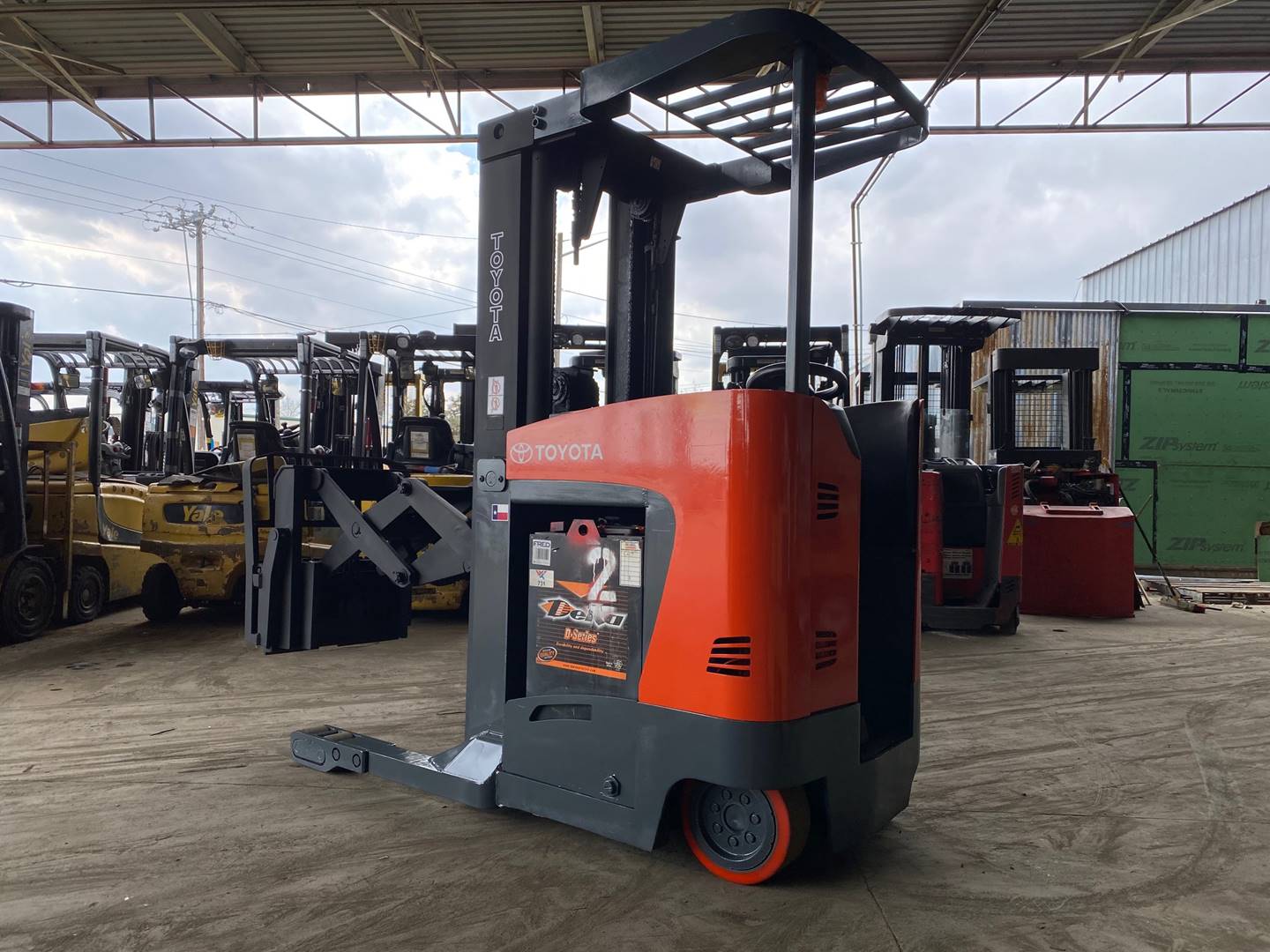 2012 Electric Toyota 8BDRU15 Electric Narrow Aisle Double Reach