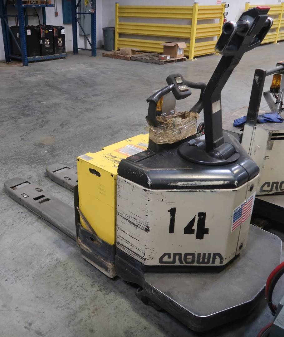 1995 Electric Crown Electric Walkie Pallet Jack | Eliftruck