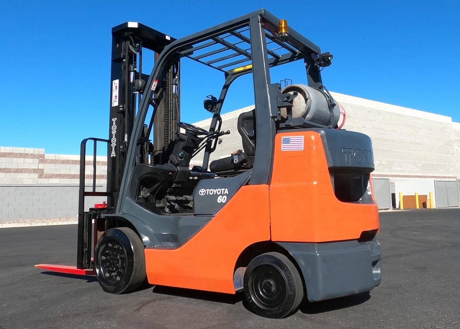 2015 LP Gas Toyota 8FGCU30 Cushion Tire 4 Wheel Sit Down (Indoor Warehouse)